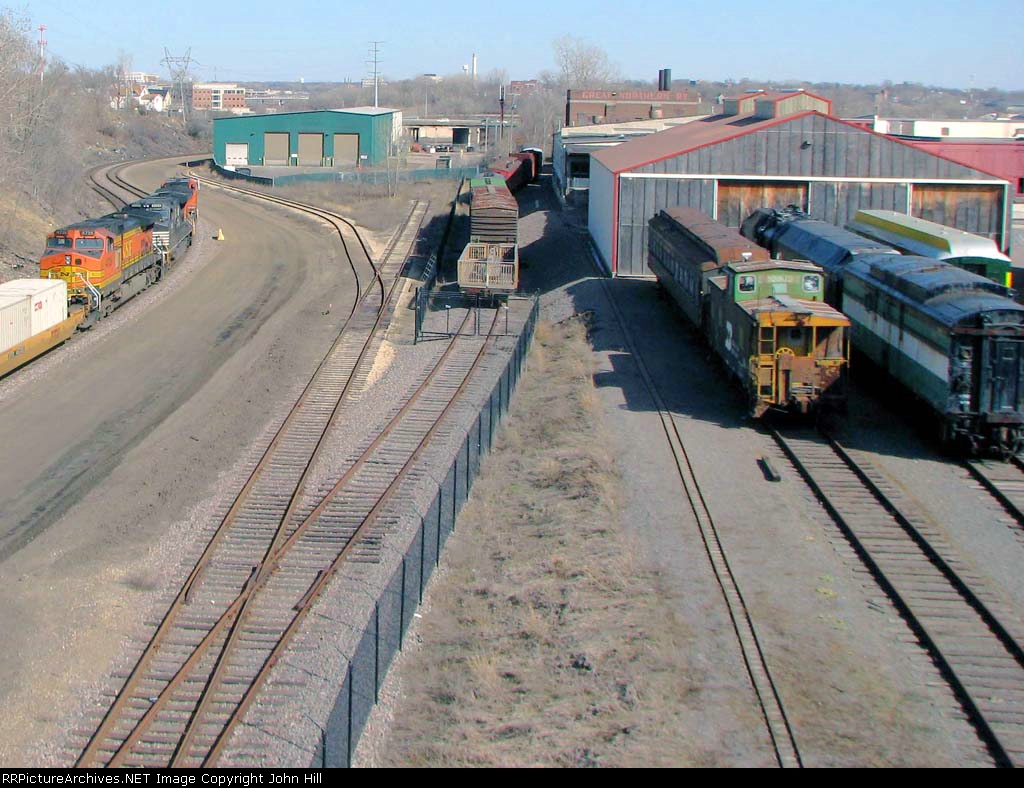 100321028 Eastbound BNSF Freight On Midway Sub. Passes MTM Jackson Street Roundhouse